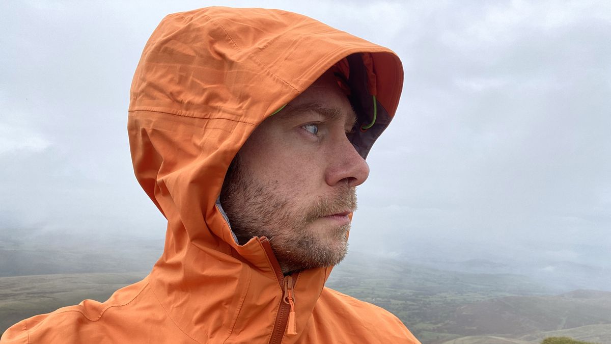 Does your down jacket need a hood? What about your mid layer? | Advnture