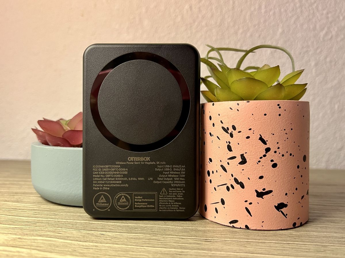 OtterBox Wireless Power Bank for MagSafe review: Magception — charge ...