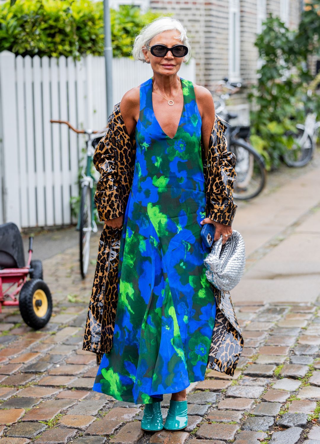 Blue and green outfits are super trendy right now: here's how to make ...