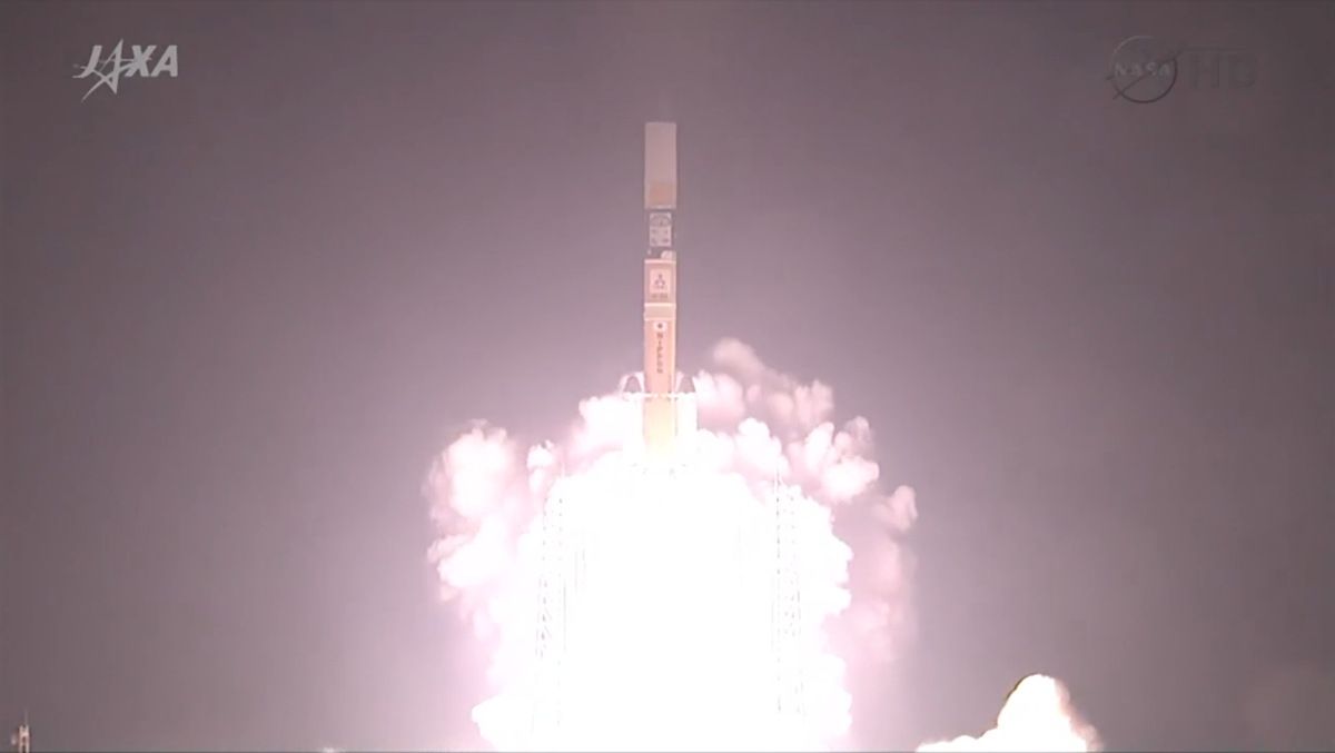 Launch Photos: NASA's GPM Satellite Soars on Japanese Rocket | Space