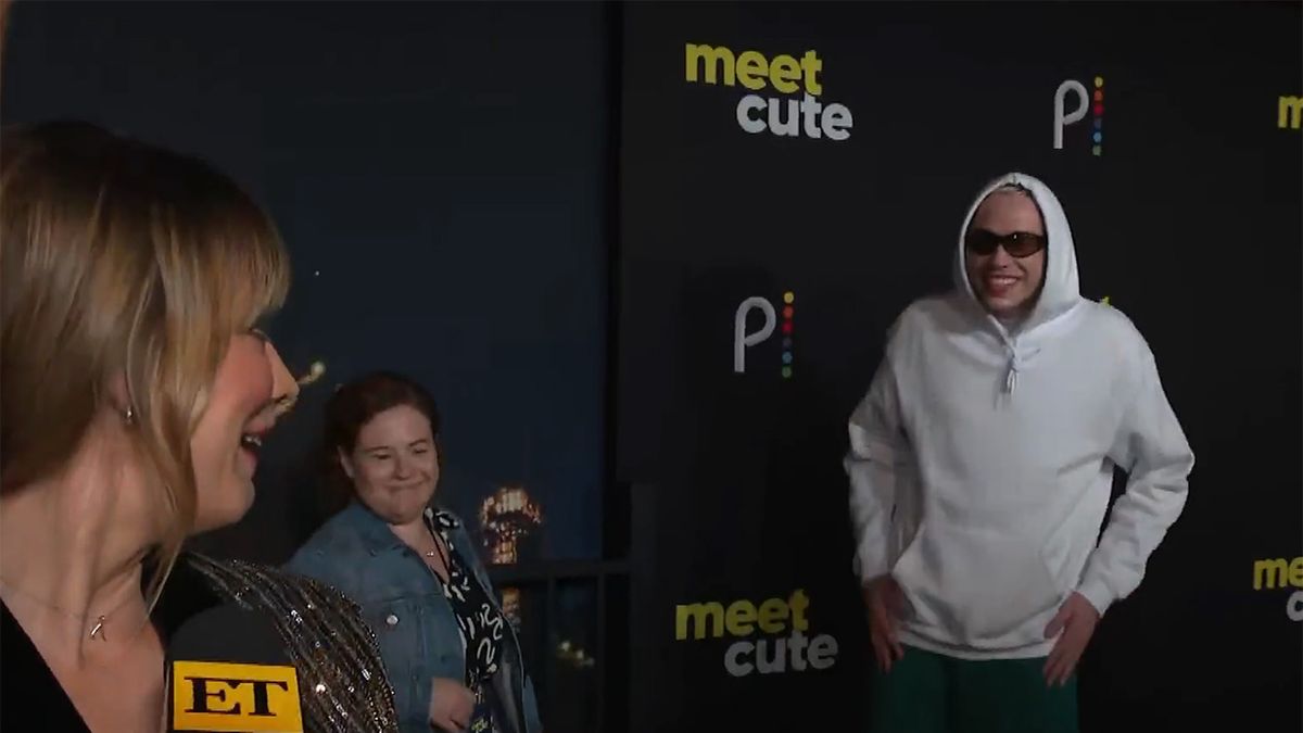 Kaley Cuoco Takes A Crack At Pete Davidson For Wearing A Hoodie And ...