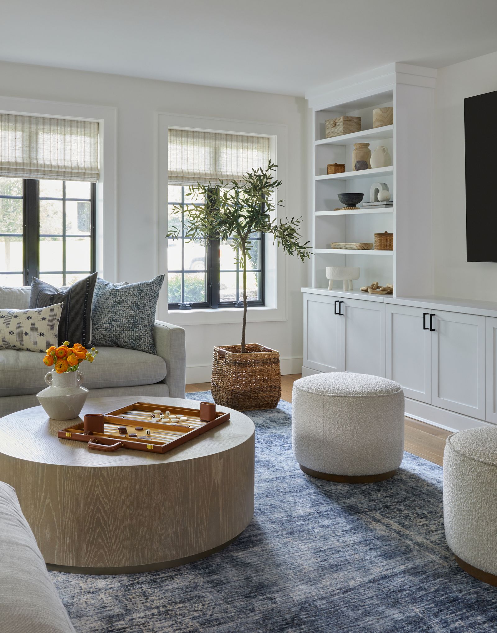 Small TV room ideas: 9 ways to arrange a TV in a tiny room | Homes and ...
