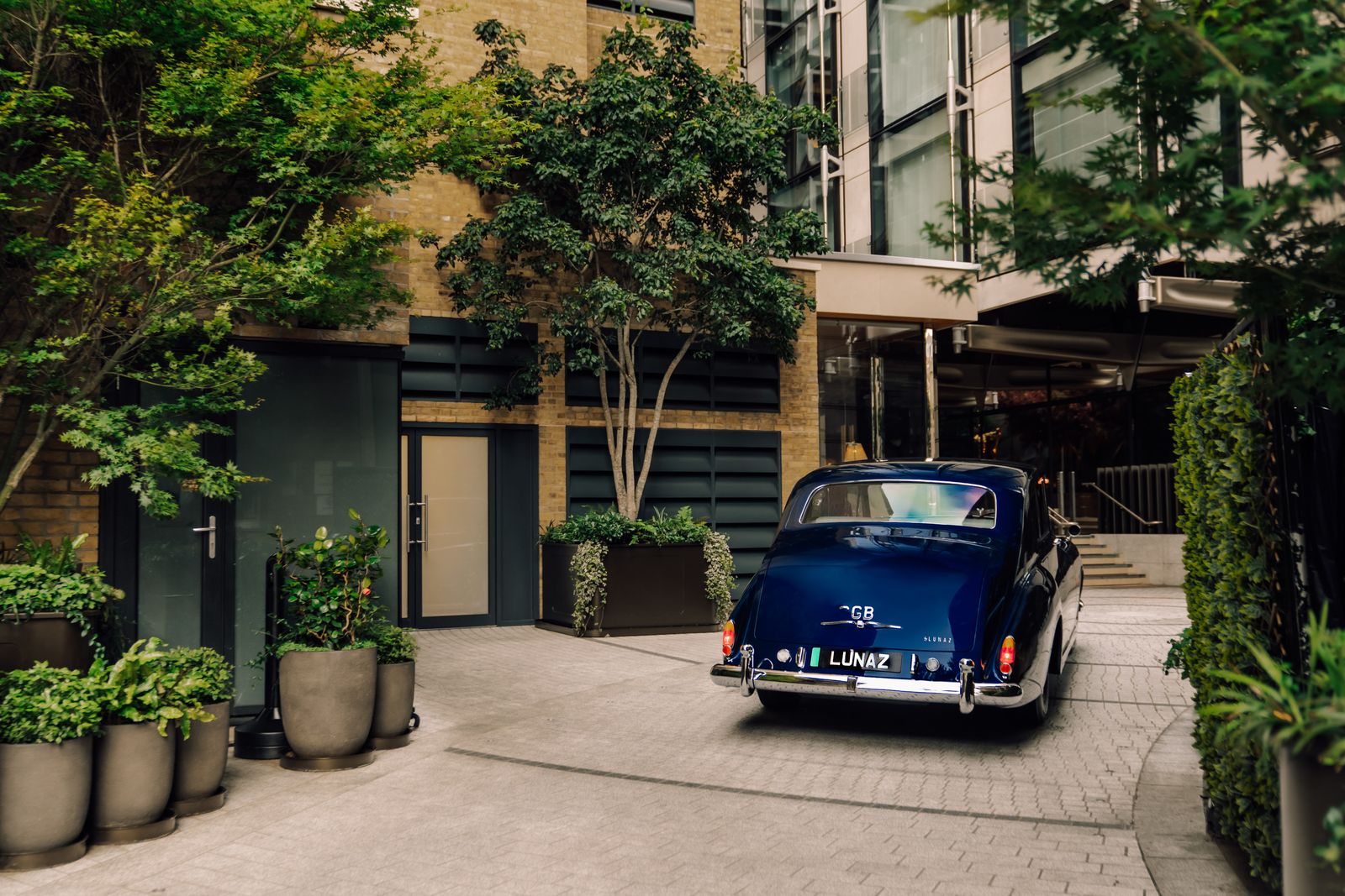 Electric Lunaz Phantom V: a majestic drive around London | Wallpaper*
