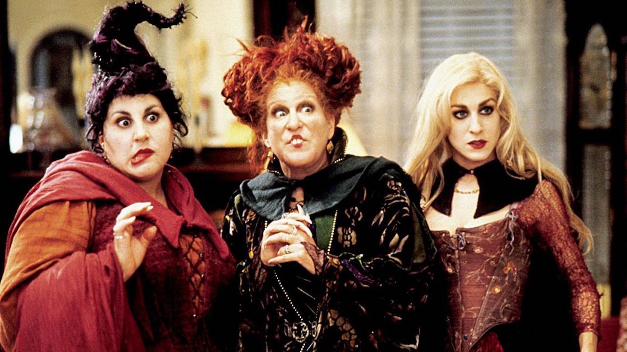 Hocus Pocus 2 Set Photo Shows How The Sanderson Sisters’ Flying Is ...