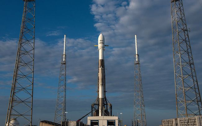 SpaceX's Dazzling Nighttime Launch of the SES-12 Satellite in Photos | Space