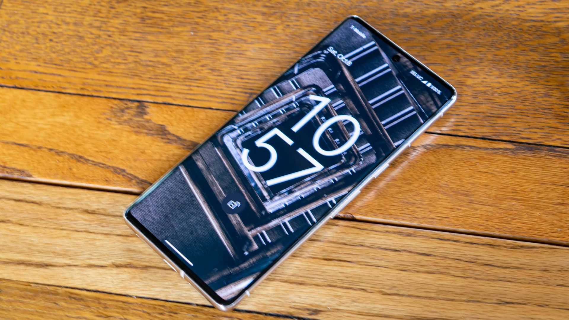 Google Pixel 7 volume buttons are popping off by themselves — here's ...