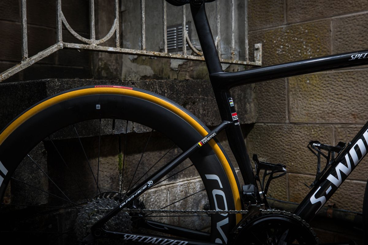 Remco Evenepoel and others aboard all-new S-Works Tarmac SL8 at World ...