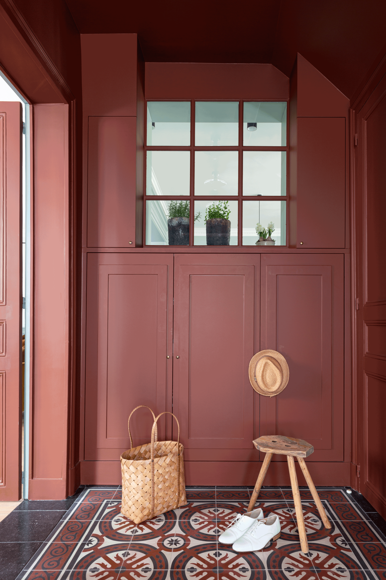 8 Rules for Dark Entryways — How Designers Perfect Bold Colors | Livingetc