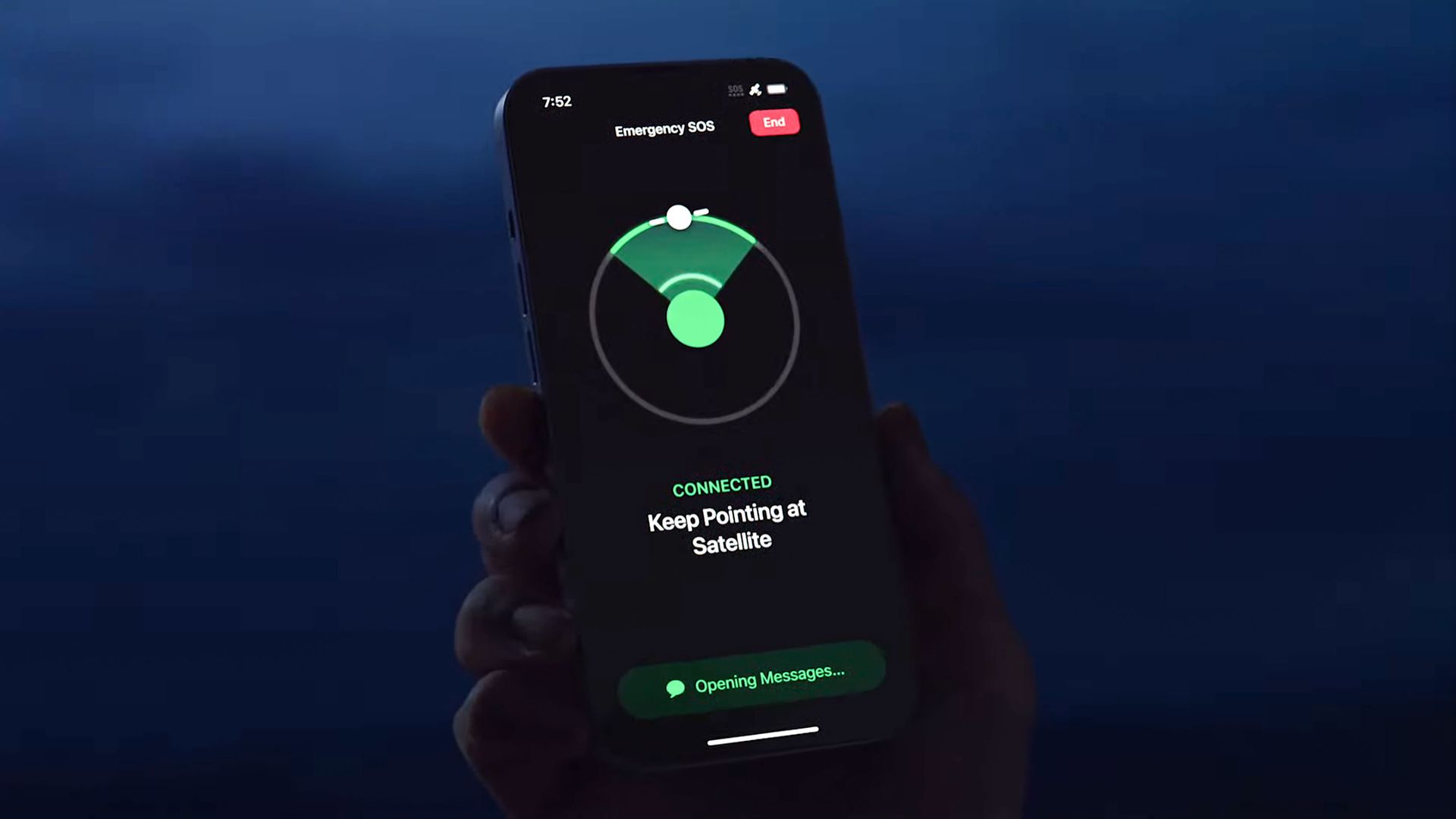 Apple executives dive into iPhone 14's Emergency SOS via satellite ...