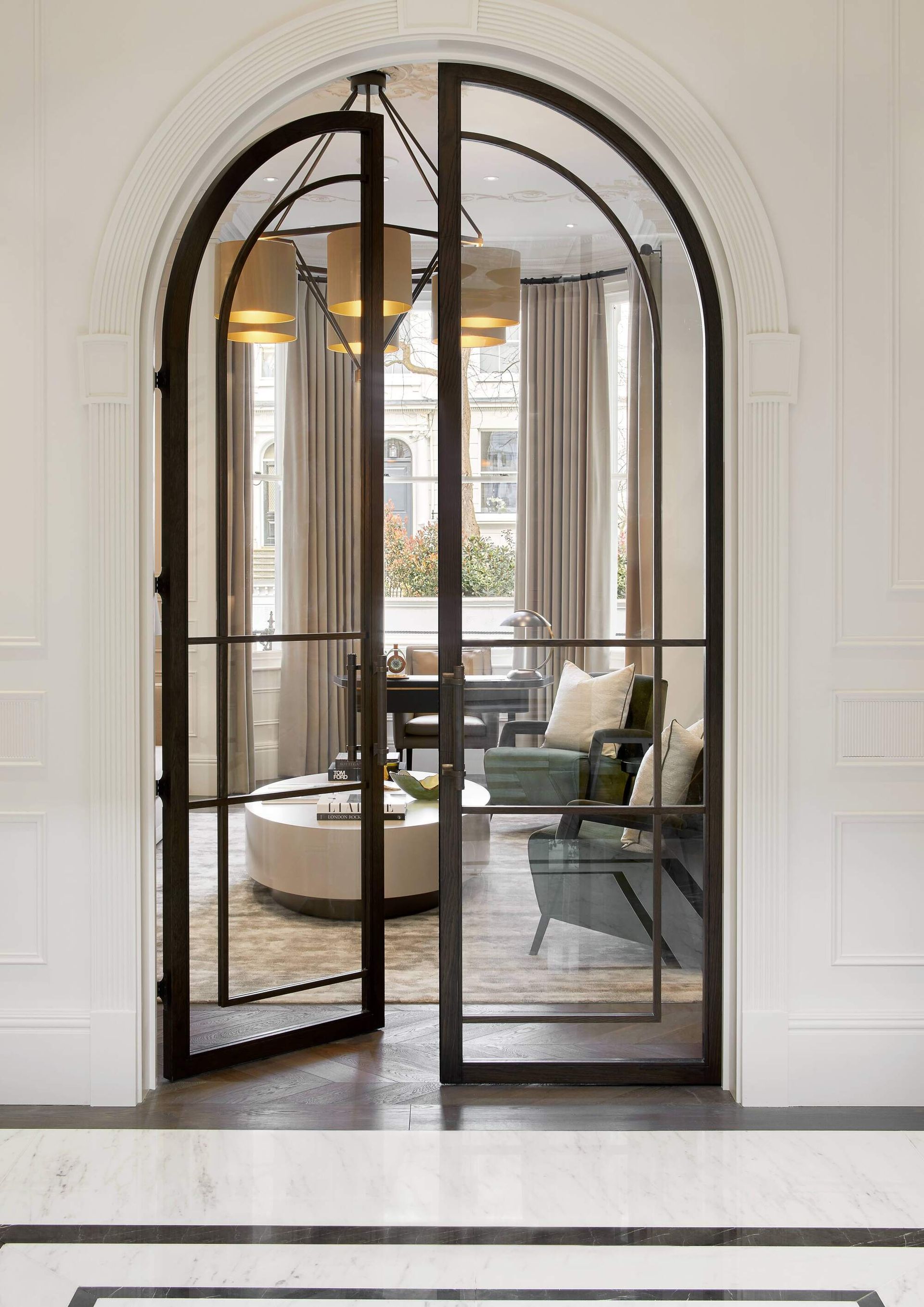 10 Ways to Use Architectural Moldings in a Contemporary Home | Livingetc