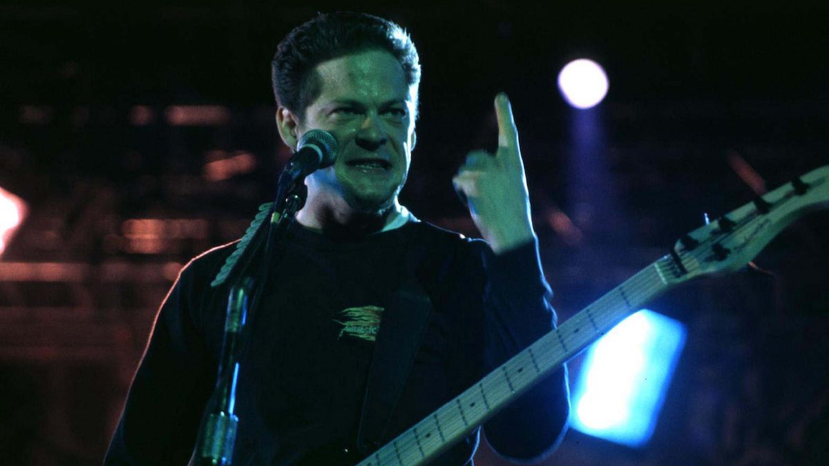 Jason Newsted's Metallica basses short-circuited from sweat | Guitar World