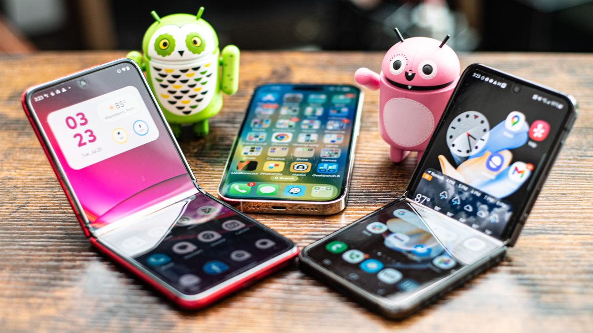Folding phones have wildly varying lifespans, according to this ...