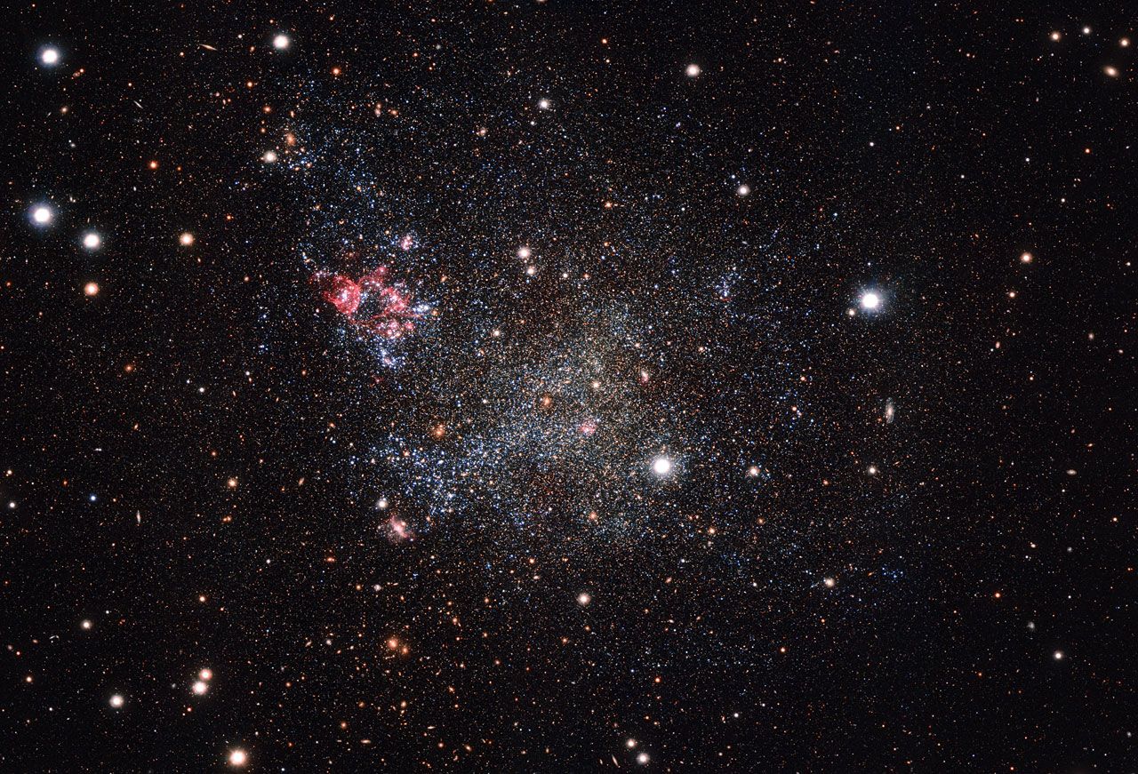 'Clean Freak' Galaxy Shines in New View (Video) | Space