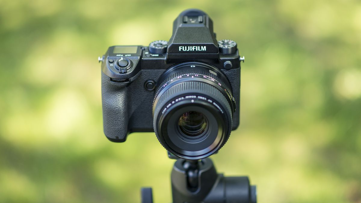 Build, handling and AF - Fujifilm GFX 50S review - Page 2 | TechRadar