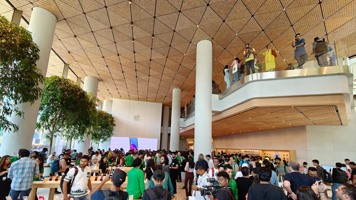 Exclusive photos from inside the new Mumbai Apple Store as Tim Cook ...