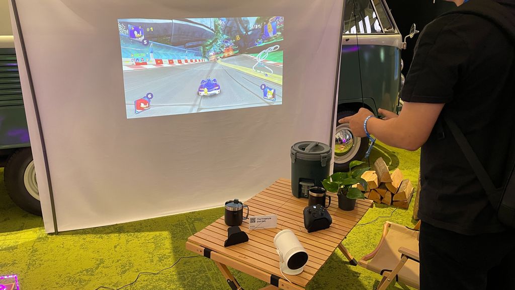 Samsung The Freestyle 2nd Gen hands-on review: cute, portable projector ...