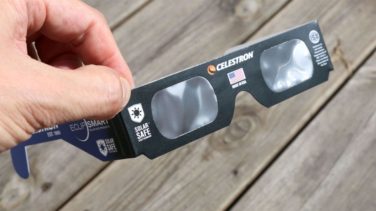 Celestron EclipSmart 2x Power Viewers Solar Eclipse and Solar Eclipse ...