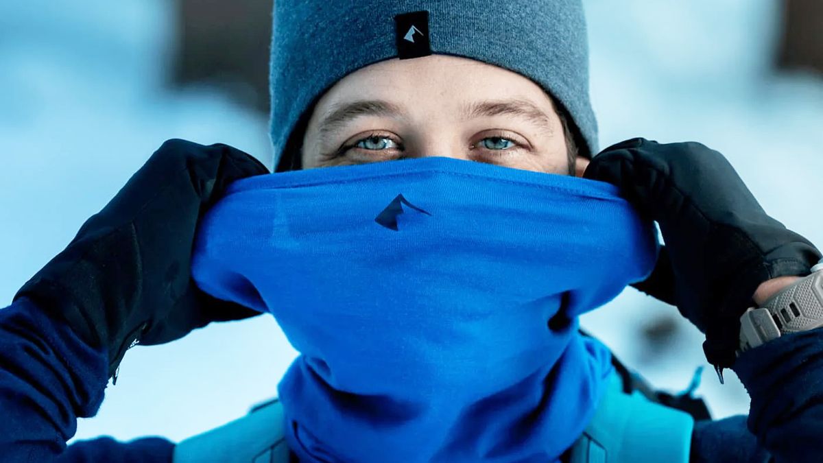 5 accessories I'm packing for the best day of snowboarding ever | Tom's ...