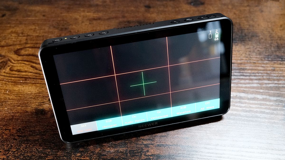 Neewer F700 field monitor review: the affordable all-rounder | Digital ...