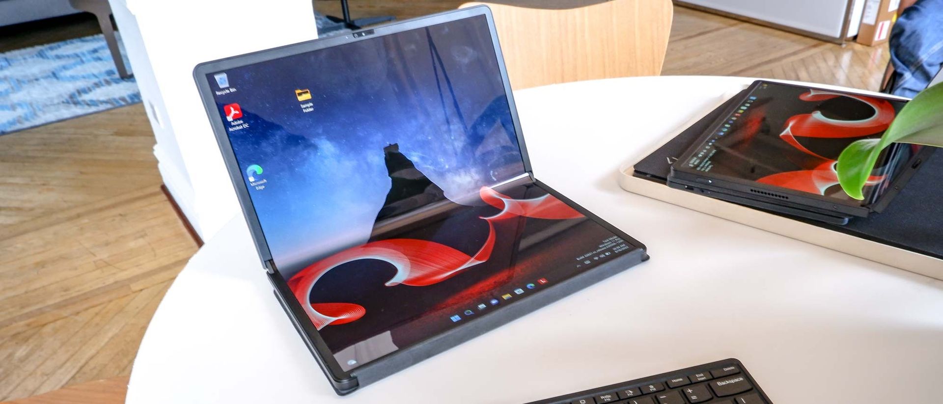 Lenovo ThinkPad X1 Fold 2022 hands-on: A better foldable-screen laptop ...