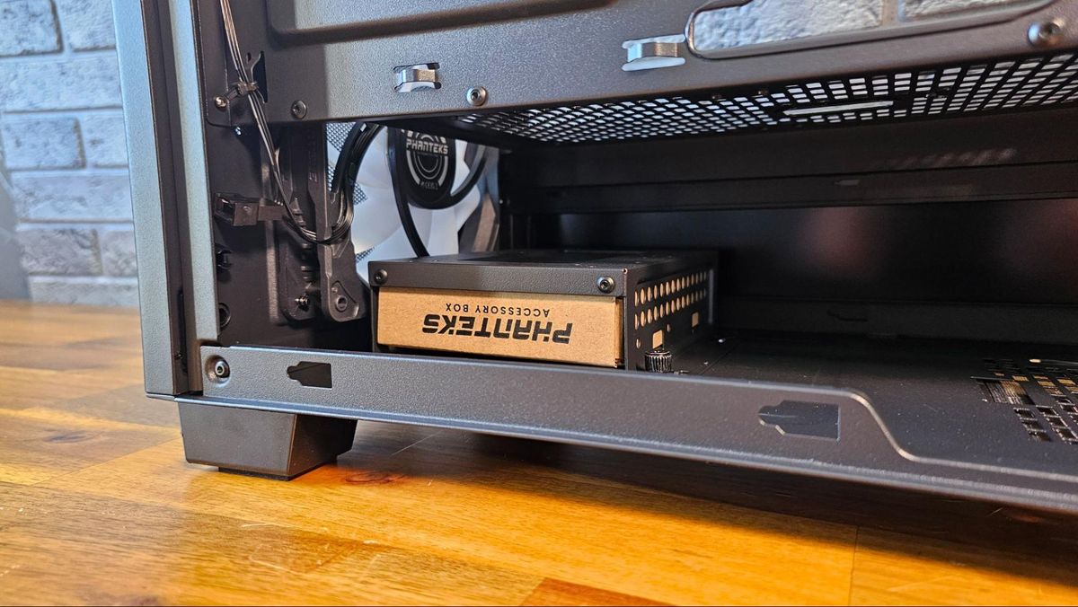 Hands-On with Phanteks' XT Pro Ultra PC case: Modern features with lots ...