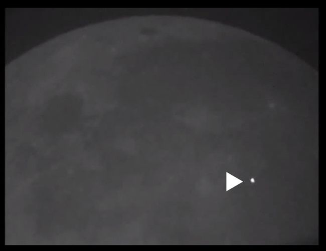 Huge Rock Crashes Into Moon, Sparks Giant Explosion | Space