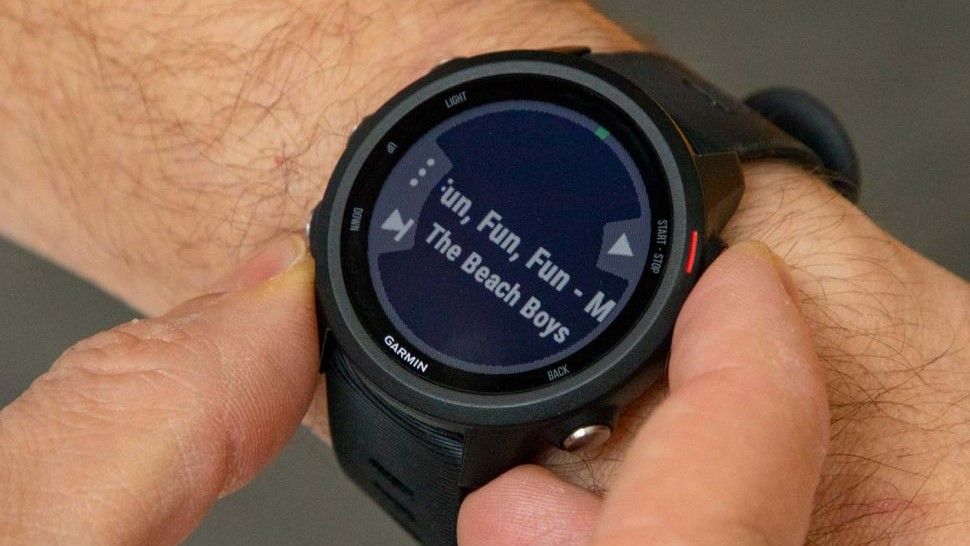 Garmin Forerunner 55 vs Garmin Forerunner 245: Is it worth saving on ...
