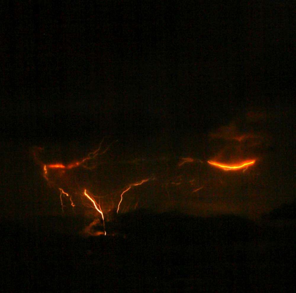Forged in a Flash: Volcanic Lightning Forms Glass Balls | Live Science