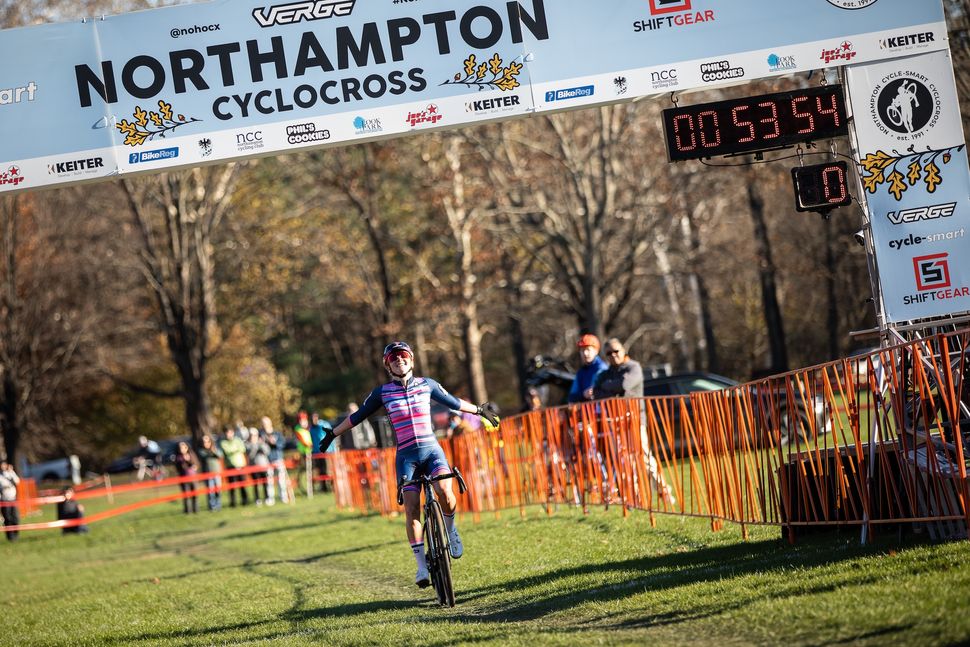 Northampton Cyclocross: Lizzy Gunsalus and Henry Coote ride solo on ...