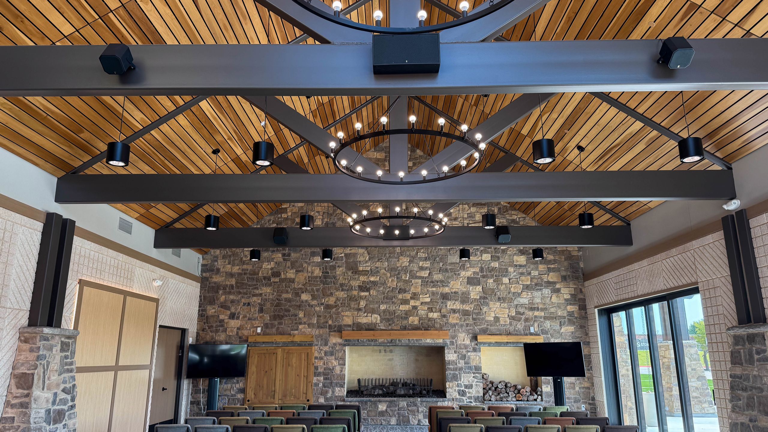 Video Case Study: Stonegate Church Gets High-Fidelity Sound System ...