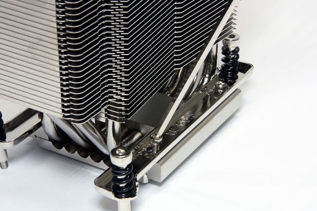 Noctua NH-U14S TR4-SP3 Review: Silent Threadripper Overclocking - Tom's ...
