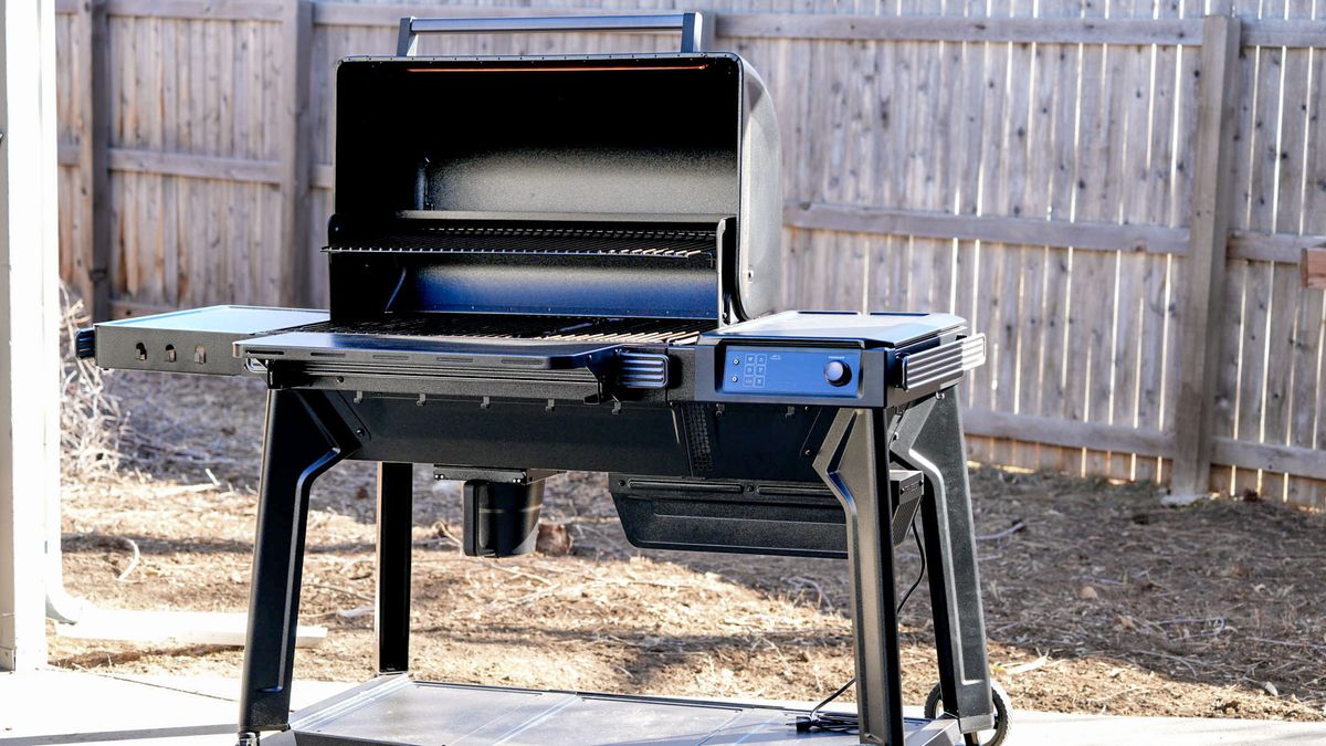 I tested the Traeger Woodridge Pro, and it's ideal for set-it-and ...