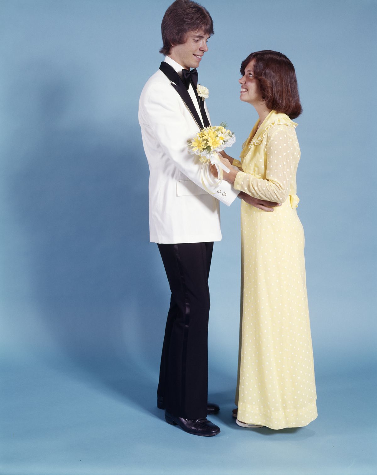 What today's teens miss about the tacky, terrible proms of the 1980s ...