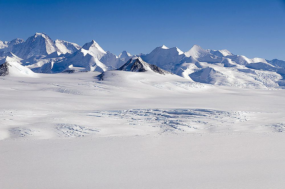 In Images: IceBridge Investigates Antarctica | Live Science
