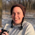 Put raisins in your bird feeder to attract American robins | Homes and ...