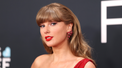 A Comprehensive Guide To Taylor Swift's Beauty Essentials | Marie Claire UK