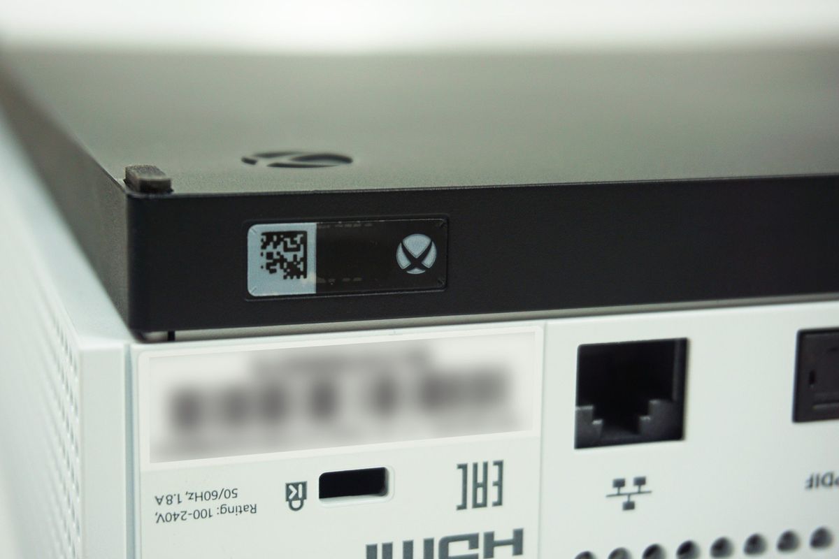 How to open an Xbox One S console for repair | Windows Central