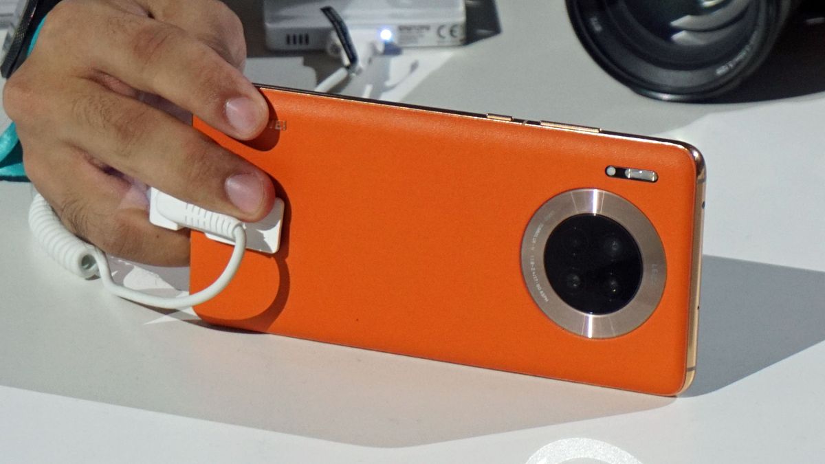 Huawei Mate 30 Pro vs Samsung Galaxy Note 10 Plus | TechRadar