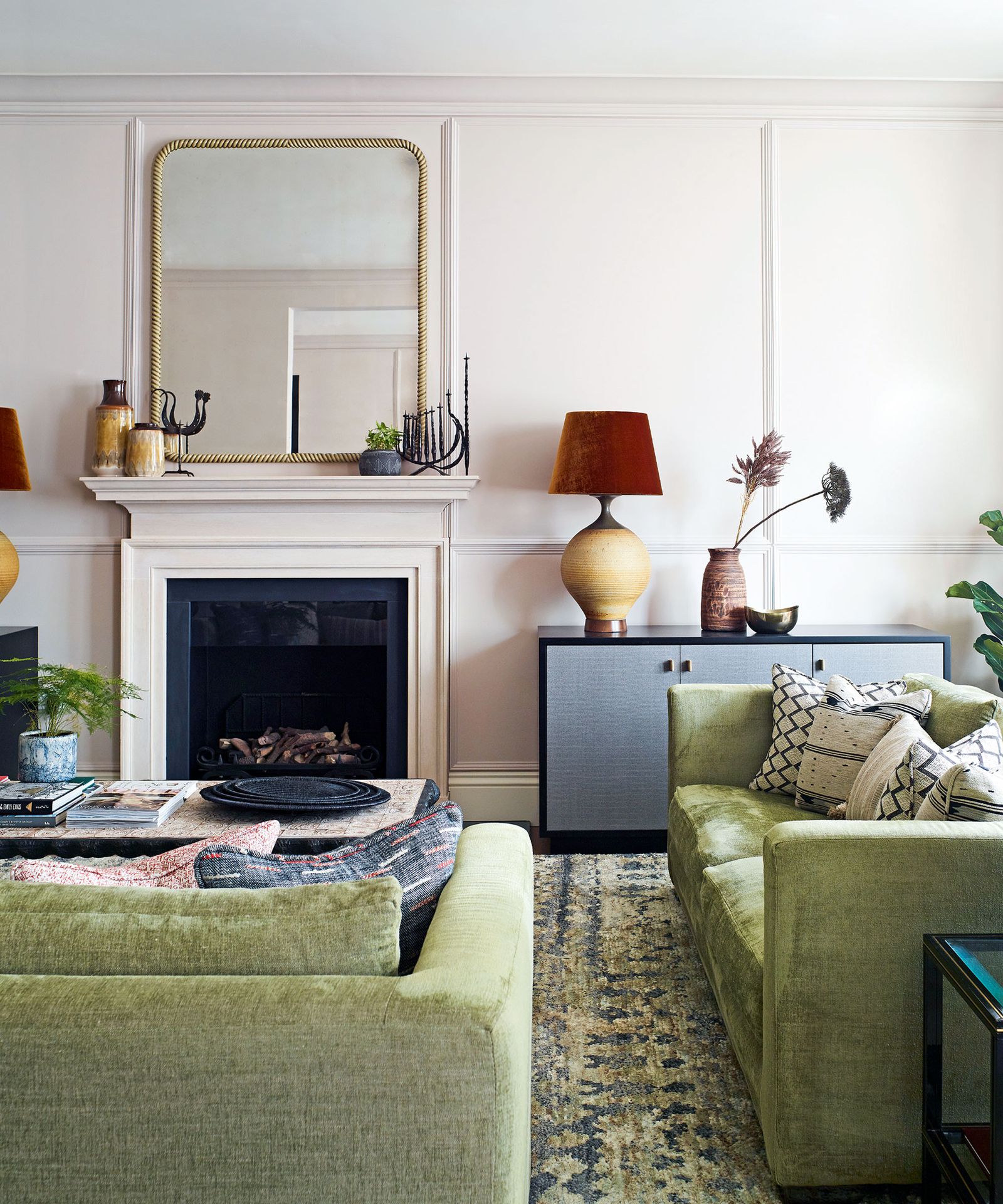 How to style a mantelpiece: 6 tips from interior designers | Homes and ...