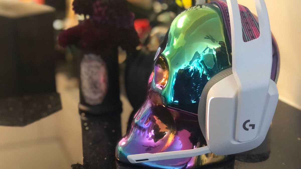 Logitech G733 Lightspeed Wireless RGB gaming headset review | PC Gamer