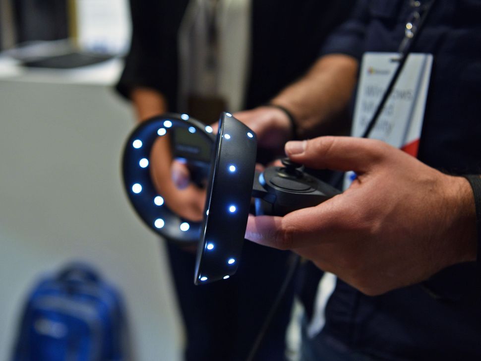 HP Windows Mixed Reality Headset review: I'm a believer | Windows Central