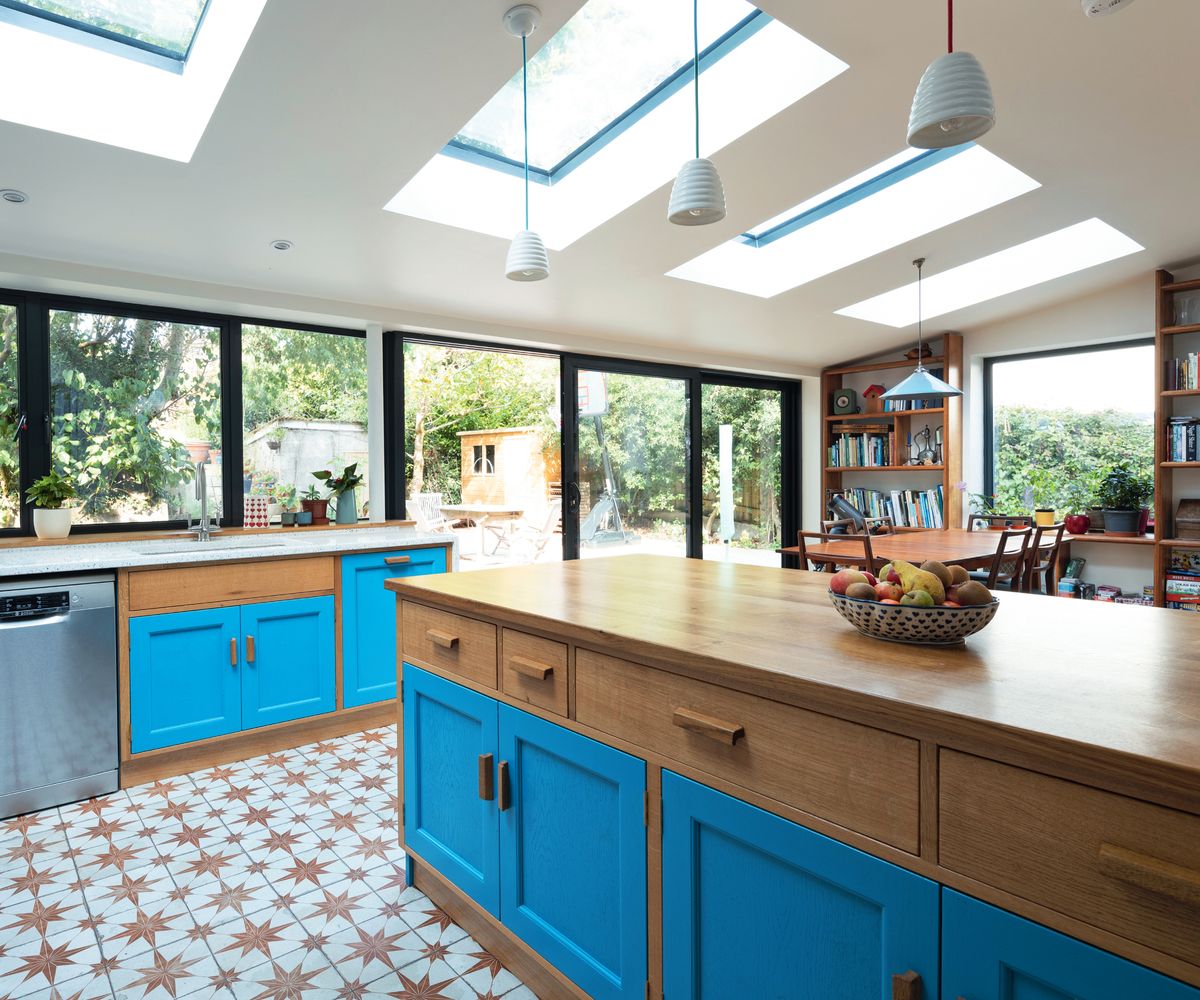 17 painted kitchen cabinet ideas to revitalise your doors | Homebuilding