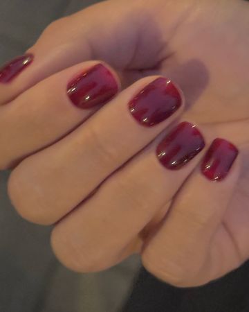 Merlot Nails Are the Anti-Spring Nail Trend You Need to See | Who What Wear