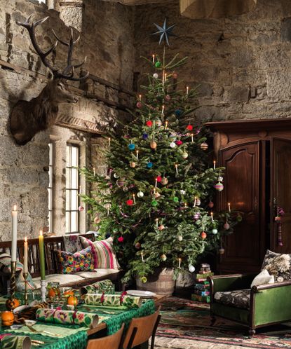 5 outdated Christmas decorations making a comeback this year | Homes ...