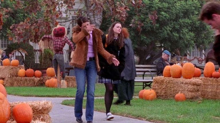 Lorelai Gilmore's Craziest Outfits on Gilmore Girls | Marie Claire