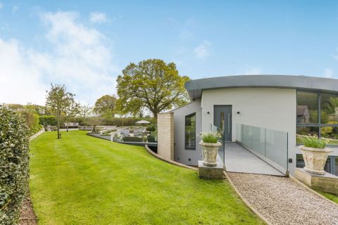 'Hobbit House' eco home blends into the landscape perfectly | Homebuilding