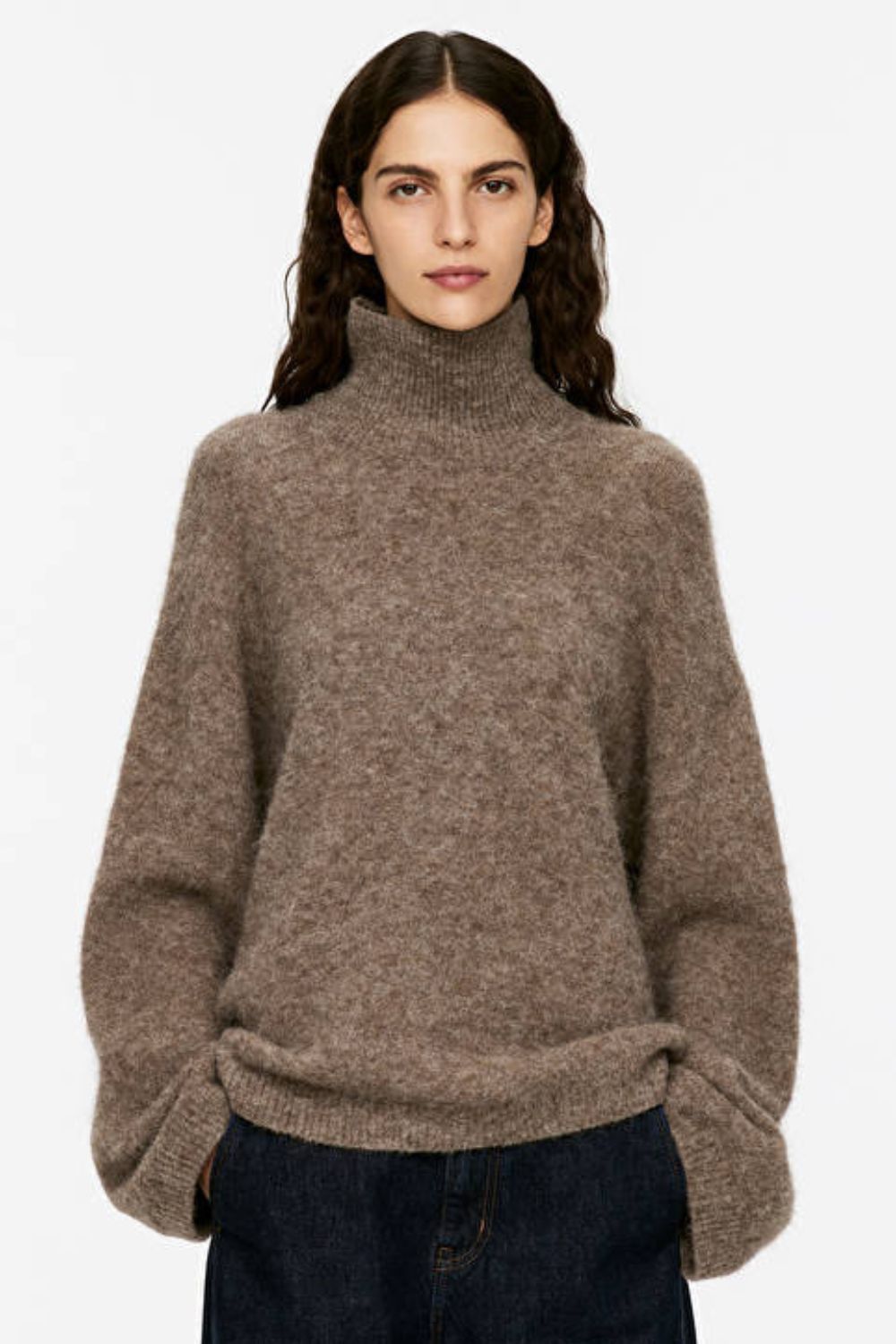Trust me, all the most elegant people rely on this classic jumper style ...