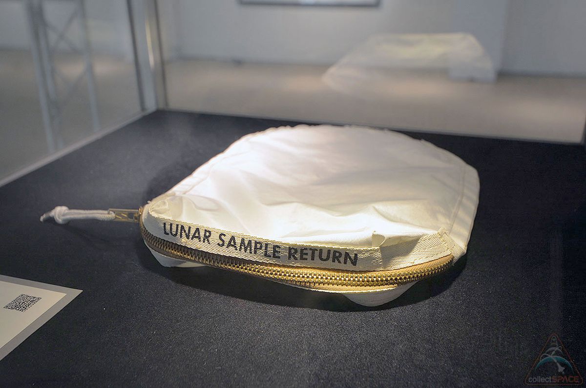 Designer Offers Replica Apollo 11 Bag for Your Moon Rocks and More | Space