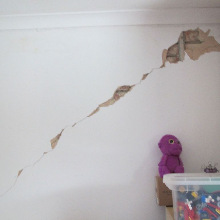 When to worry about cracks in walls and when to relax | Ideal Home