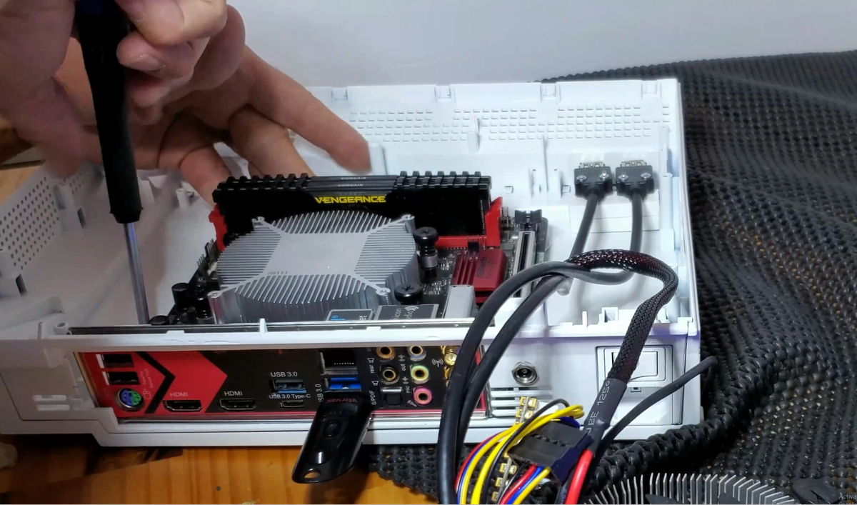 Mod Spotlight: Turning an Old PS3 Into an RGB-Adorned Ryzen Rig | Tom's ...